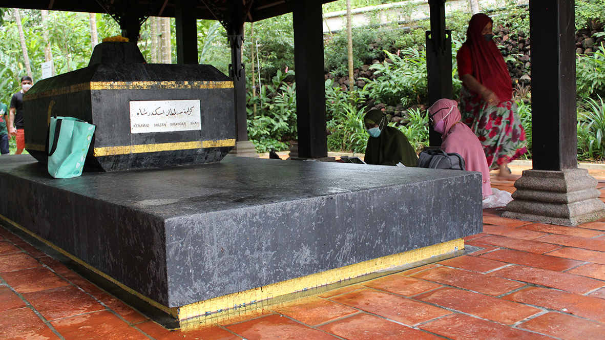 Contested shrines: Keramat in Singapore's Tomorrowland - Academia | SG